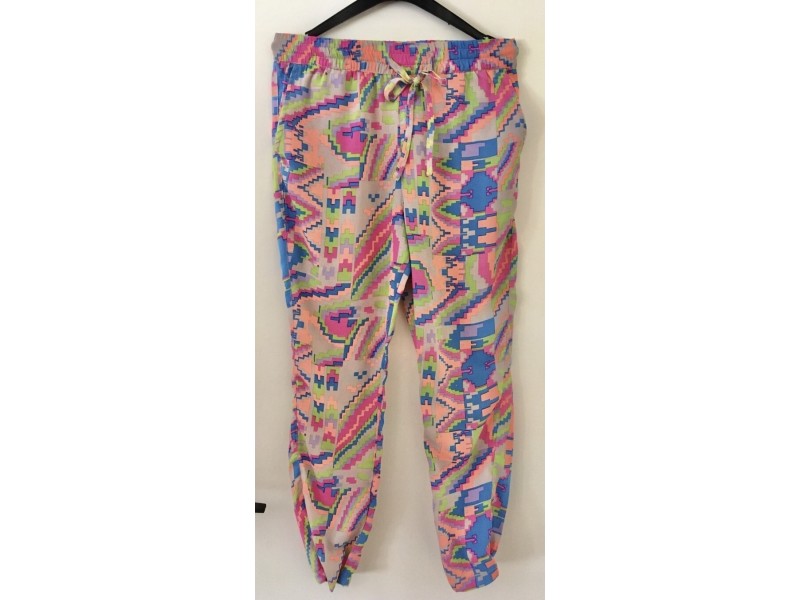 FB Sister pantalone vel.XS, novo