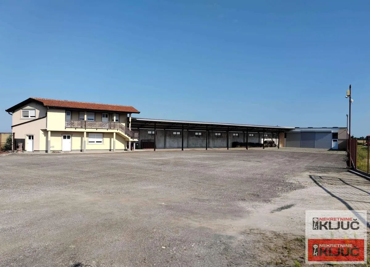 Izdavanje, poslovni prostor, 530m², Rumenka, Novi Sad Sve Podlokacije