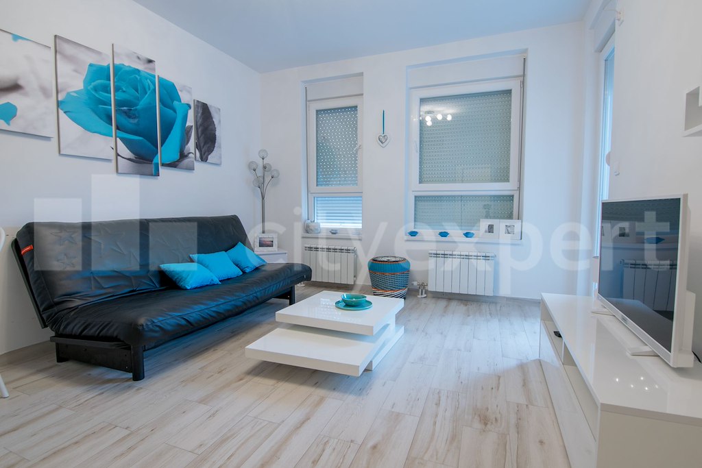 Stan za izdavanje BEZ PROVIZIJE: Jednoiposoban, 40m², Uroša Martinovića, Novi Beograd - 950€