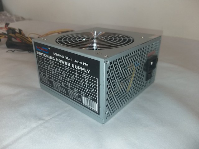 LC POWER 600 W