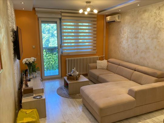 Luksuzno renoviran dvosoban stan 47m² – Kompletno