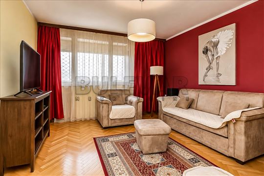 Dvoiposoban stan 69m2 u Duvaništu, 5. sprat, lift,