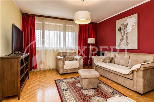 Dvoiposoban stan 69m2 u Duvaništu, 5. sprat, lift,