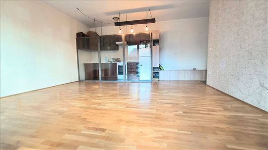 Top ponuda,Noviji, 80 m2, Bez Buke, Garažno mesto
