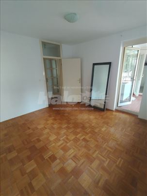 Bezanijska kosa 2.5 stan Rezervisano