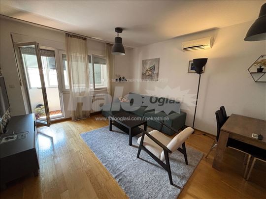 Moderan trosoban stan 60m2, Gospodara Vucica