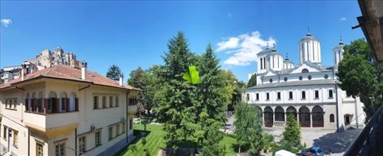 Renoviran trosoban stan na mirnoj lokaciji u blizi