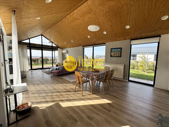 Kosmajski vrtovi 153m2, lux kuća sa dvorištem 10 a