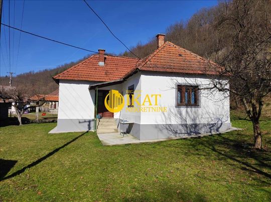 Kosjerić, Seča Reka, domaćinstvo, plac od 26 ari