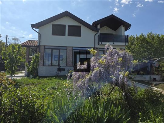 Za hedoniste! Čortanovci-luksuzno naselje-pogled n