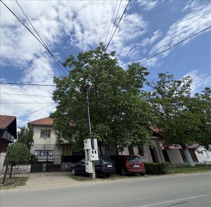 Kuća 160m2, sa velikim placem 22ara, Boljevci