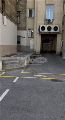 Izdavanje parking mesta kod hotela Bristol