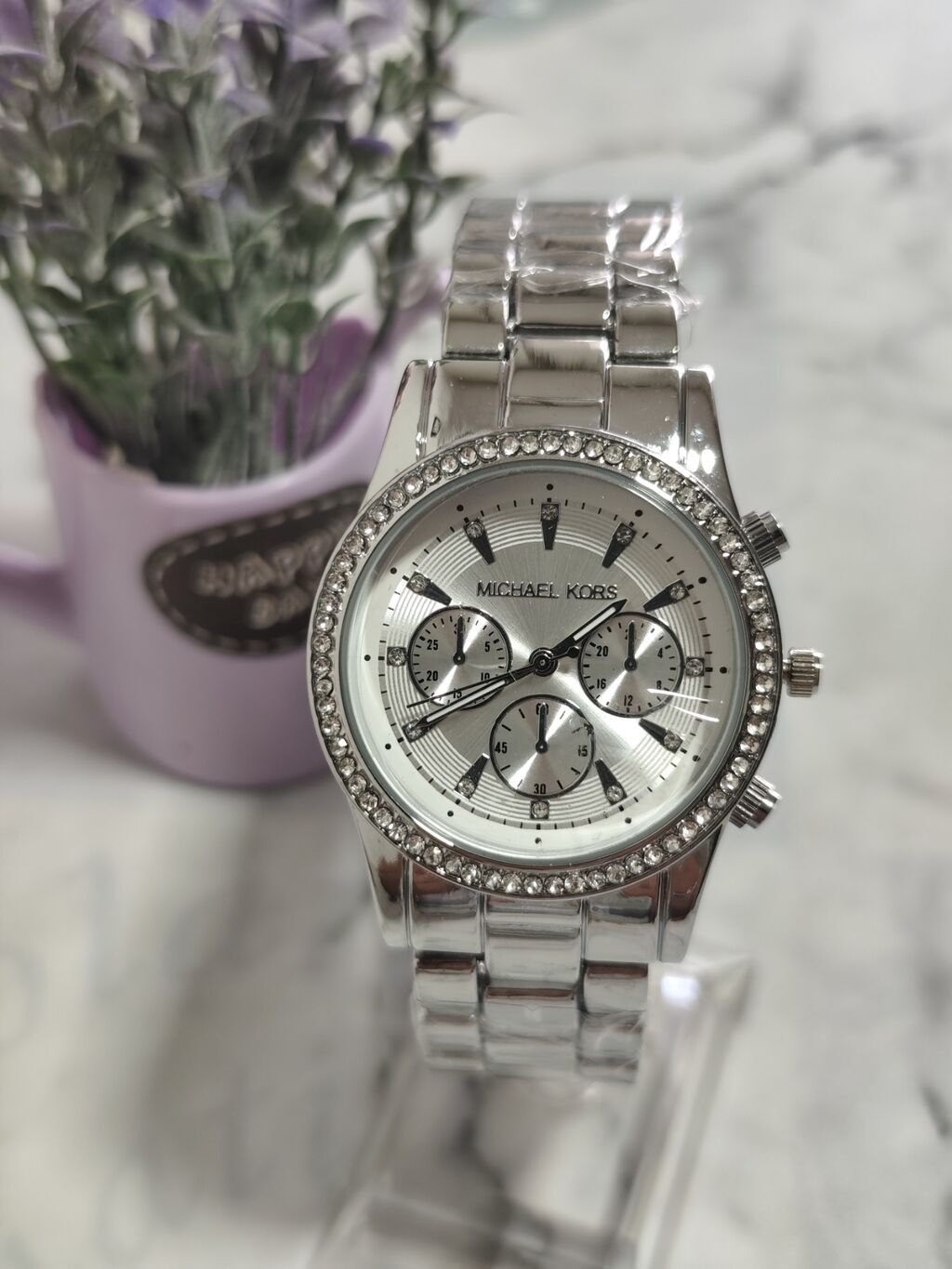 Ženski ručni sat Michael Kors – elegantan srebrni hronograf - Kućište