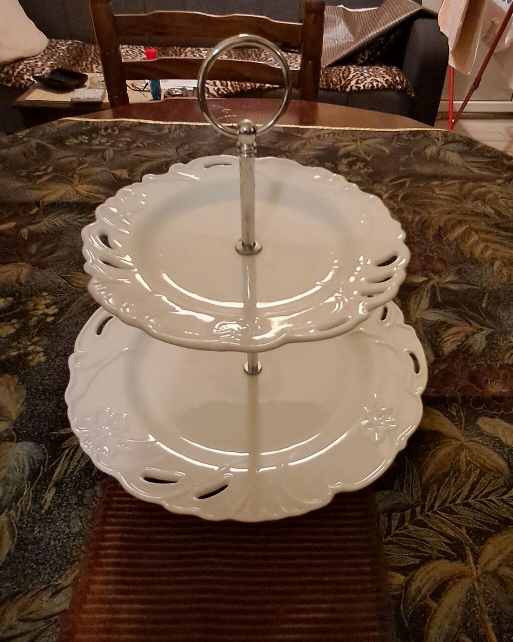 Dvospratna etažera za posluživanje - Materijal: porcelan/keramika u