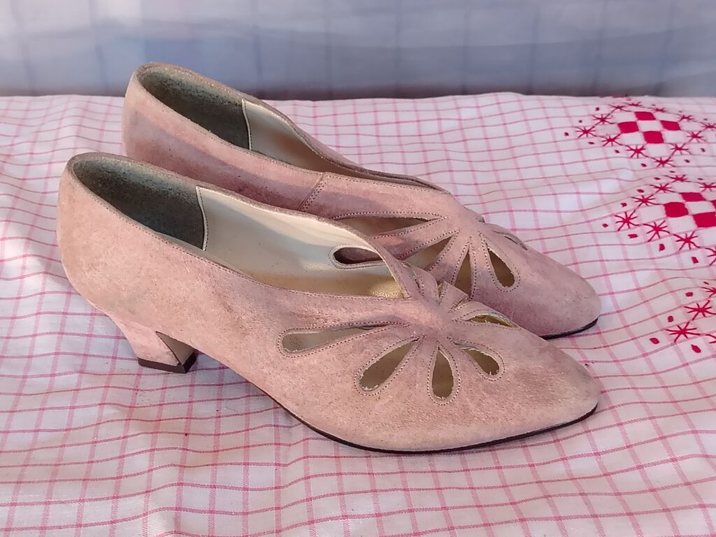 Vintage LAURA BERG roze cipele sa izrezima (prirodna prevrnuta koža)