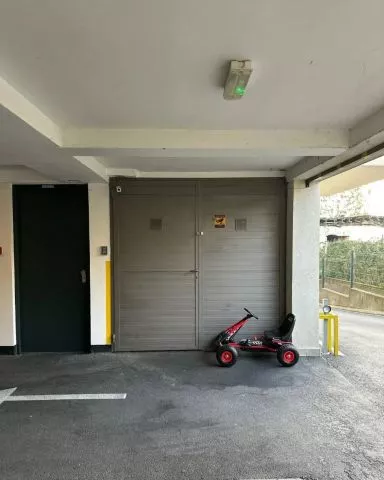 PRODAJEM GARAZNO MESTO U ZARKOVU