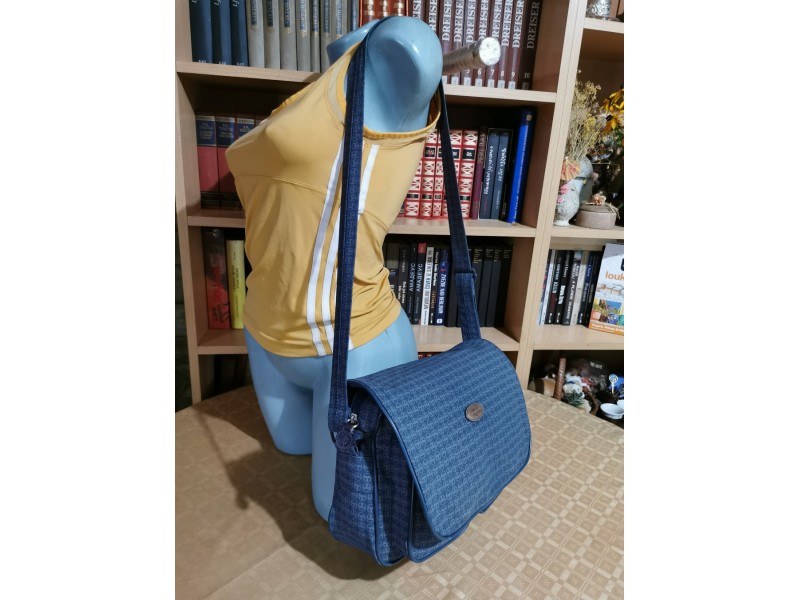 22. Sergio Tacchini MODERNA VRHUNSKA TORBA