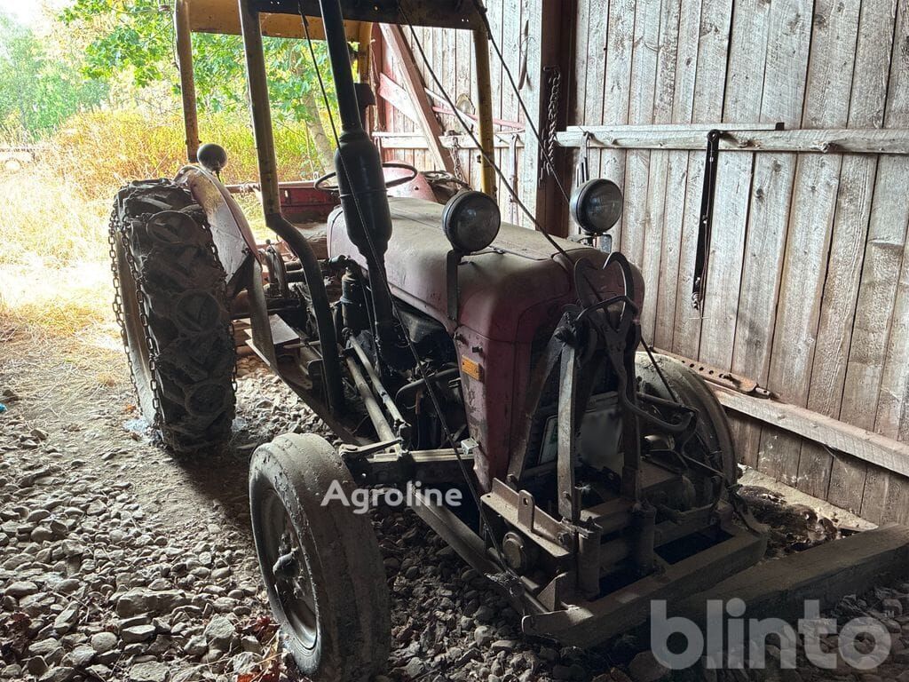 Prodaje se Massey Ferguson 35 SPECI traktor točkaš na aukciji