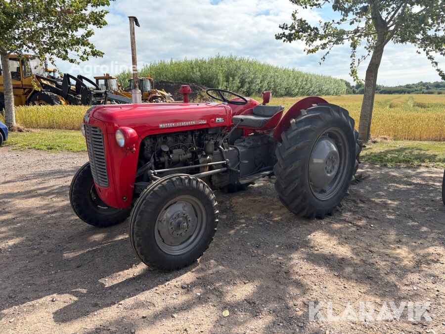 Prodaje se Massey Ferguson 35 traktor točkaš na aukciji