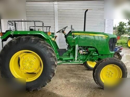 Novi John Deere 5210 traktor točkaš