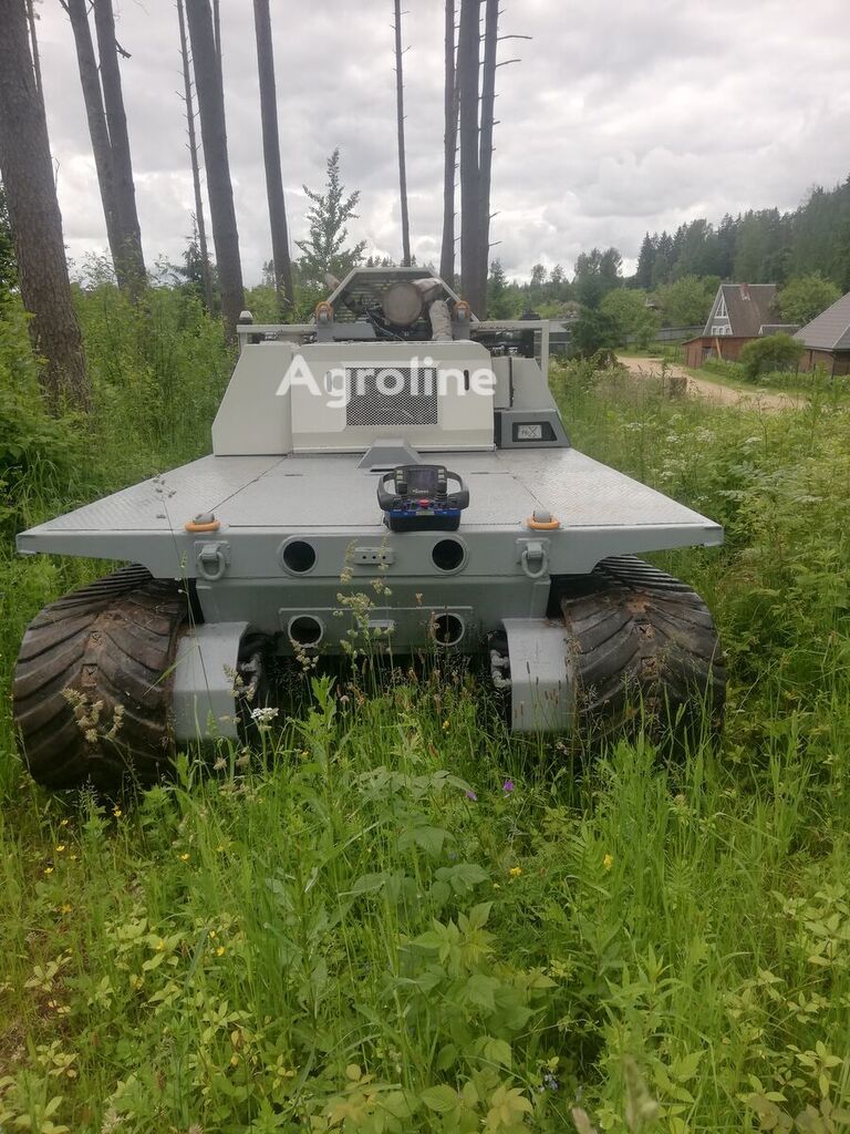 MTD traktor guseničar