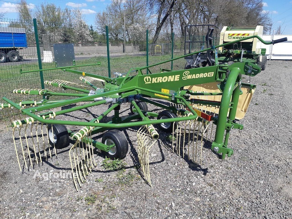 Novi Krone Swadro 42 sakupljač sena