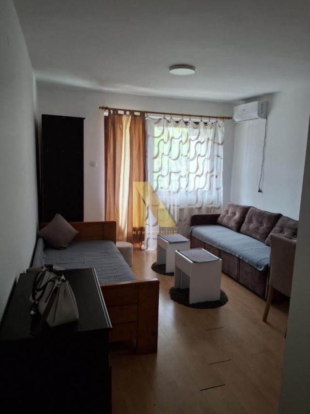 Garsonjera na Podbari, Novi Sad, 26 m², 2. sprat