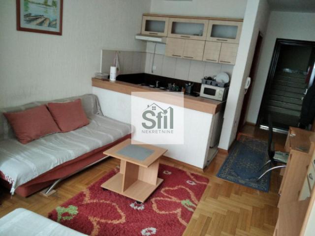 Garsonjera  25 m², Bulevar Oslobođenja, Novi Sad