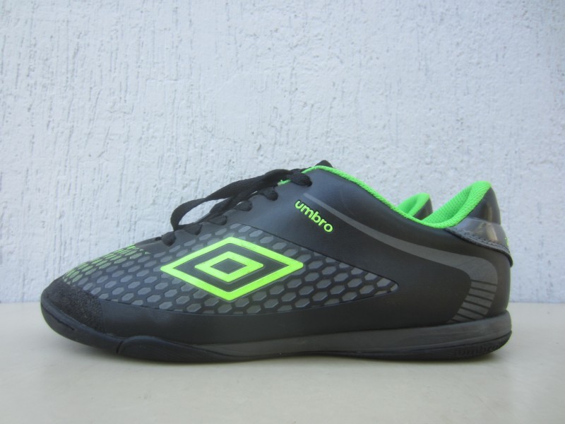 UMBRO muske patike za fudbal 43-KAO NOVE
