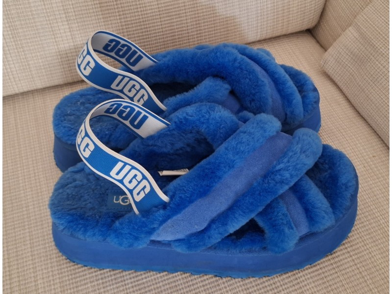 UGG Disco Cross Slide ženske krznene papuče - sandale