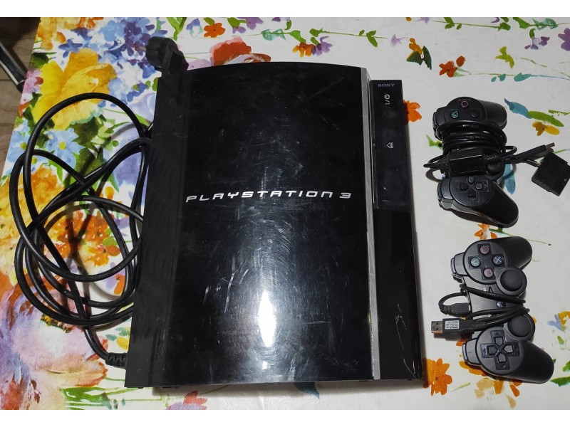 PS3 Fat cipovan+oko 25 igrica (po zelji)+2 dzojstika