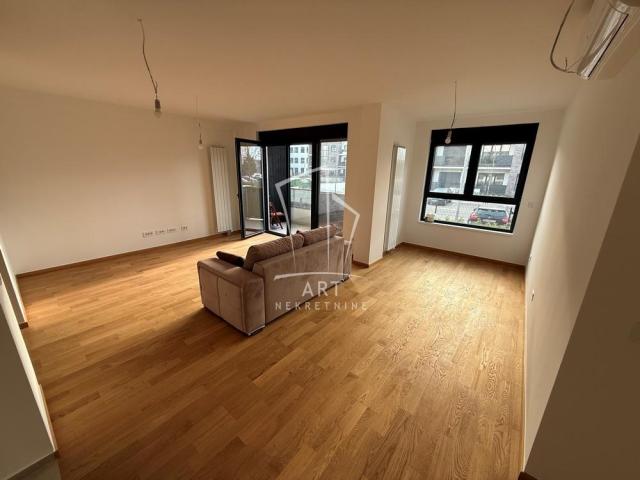 Kosa Kvart , PP sa dvorištem 100 m2 ID#1598511