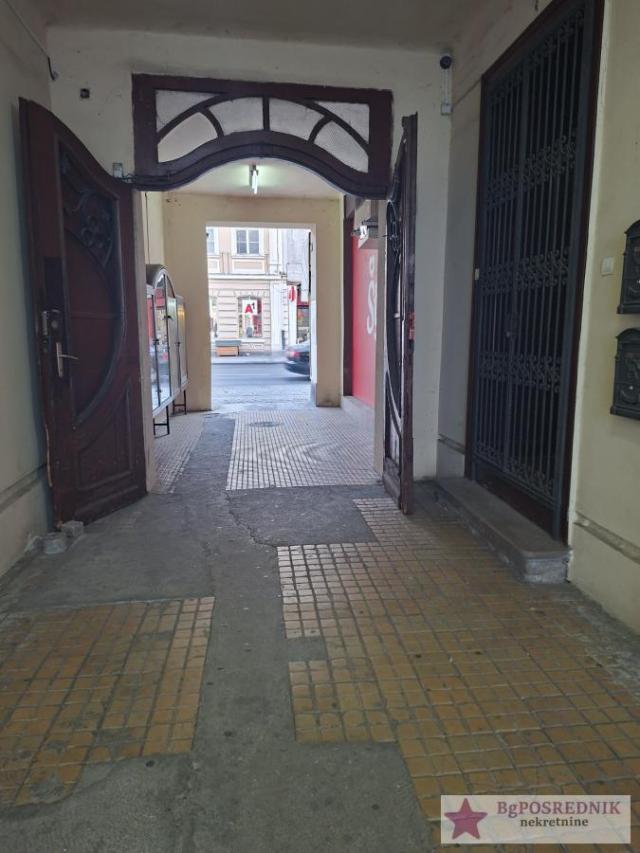 Zemun, Centar, Glavna, 31m2