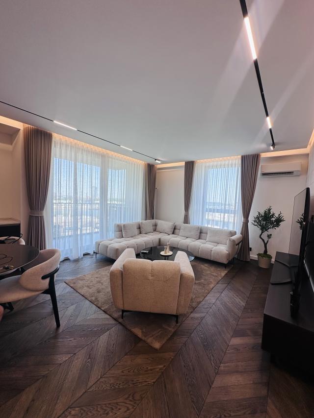 Stan 82m2, Savski Venac, Beograd na vodi