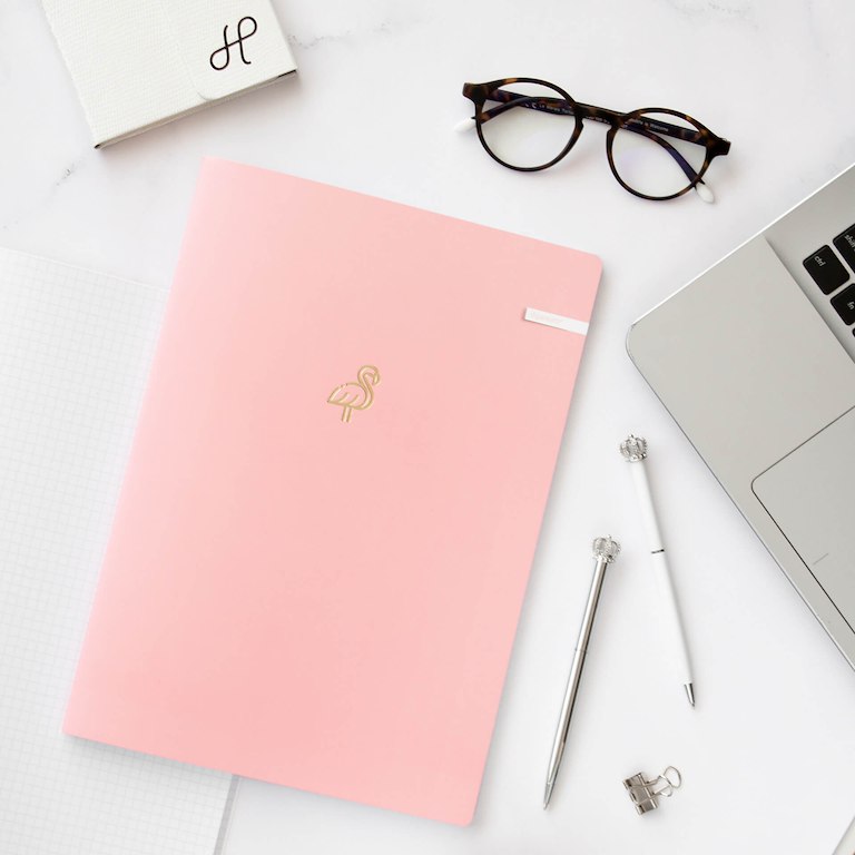 Sveska soft touch A4 kvadratići – roze
