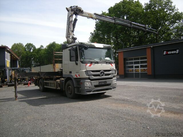 Kamion
Mercedes-Benz Actros 1848 Pritsche mit Kran