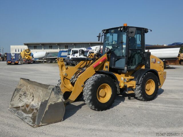 Utovarivač na točkovima
Caterpillar 908
