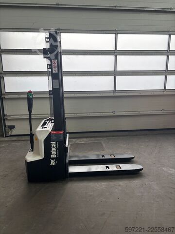 Палетни слагачи
Bobcat LSM12N-i Neugerät!!!