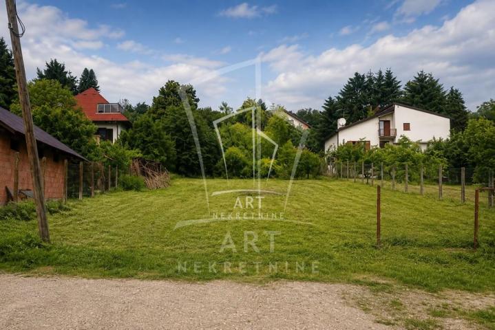 Plac, 11ari, Vrčin, građevinsko zemljište ID#16017