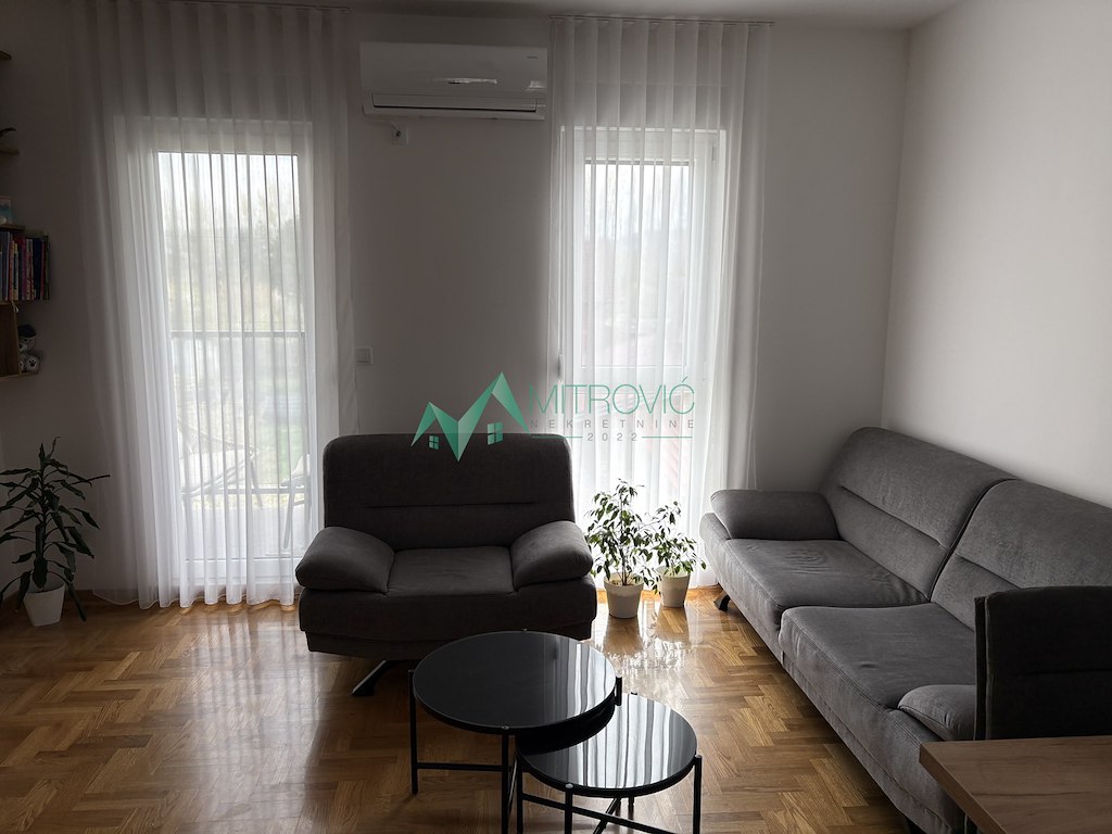 Prelep dvosoban stan na Adicama (šifra oglasa:1003840).