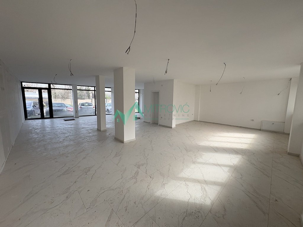 Lokal za izdavanje, Podbara, Novi Sad, 421m², 4.000 €/mes