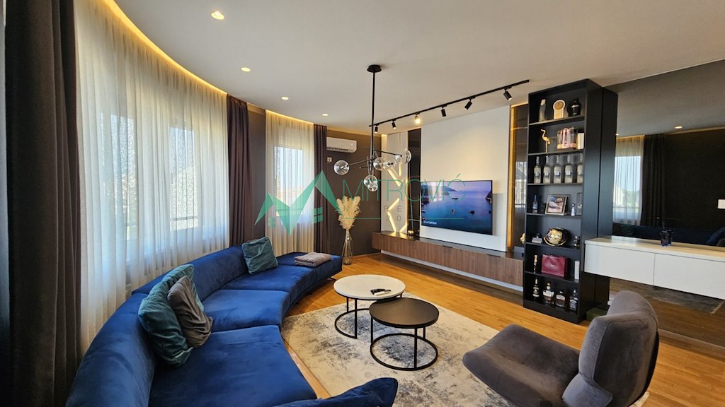 Trosoban stan na prodaju, Salajka, Novi Sad, 81m², 262.650 €