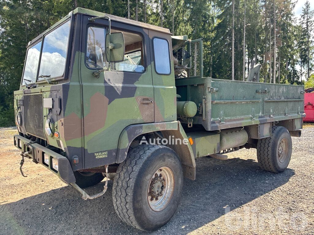Prodaje se Scania SBA 111A 134 kamion s ravnom platformom na aukciji