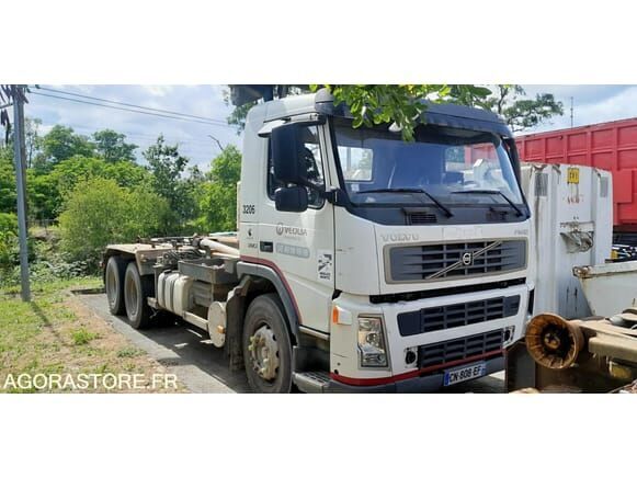 Prodaje se Volvo FM12 rol kiper sa kukom na aukciji