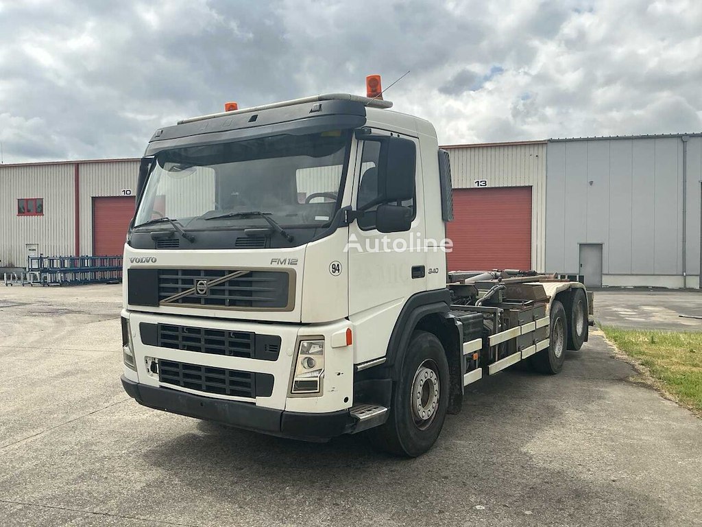 Prodaje se Volvo FM/FH 12 340 6x2R rol kiper sa kukom na aukciji