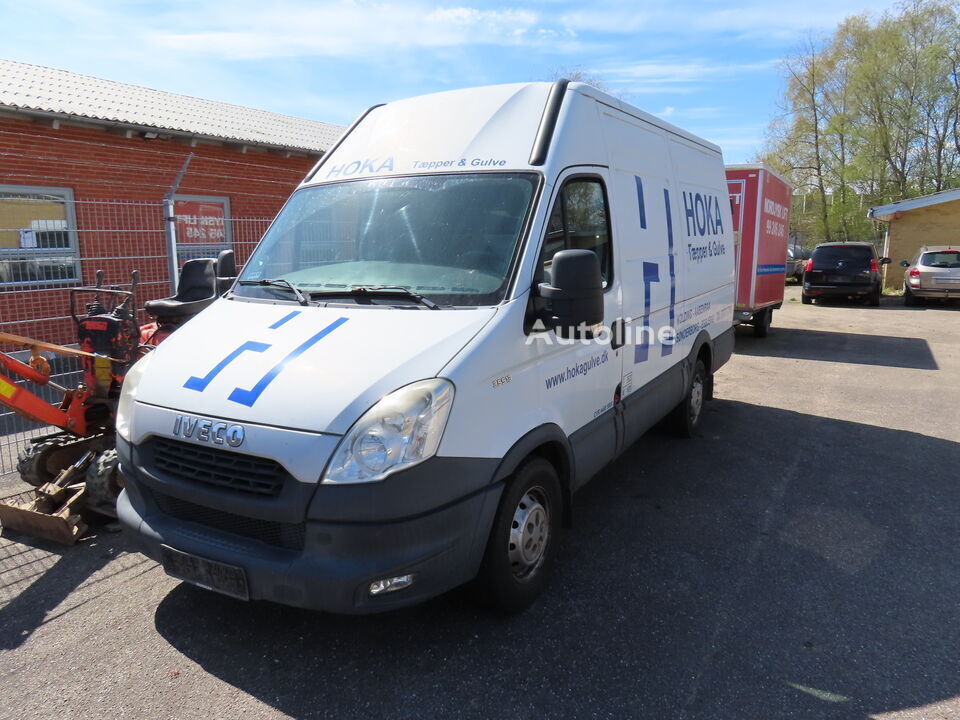 Prodaje se IVECO Daily 35S13V (BZ14253) minibus furgon na aukciji