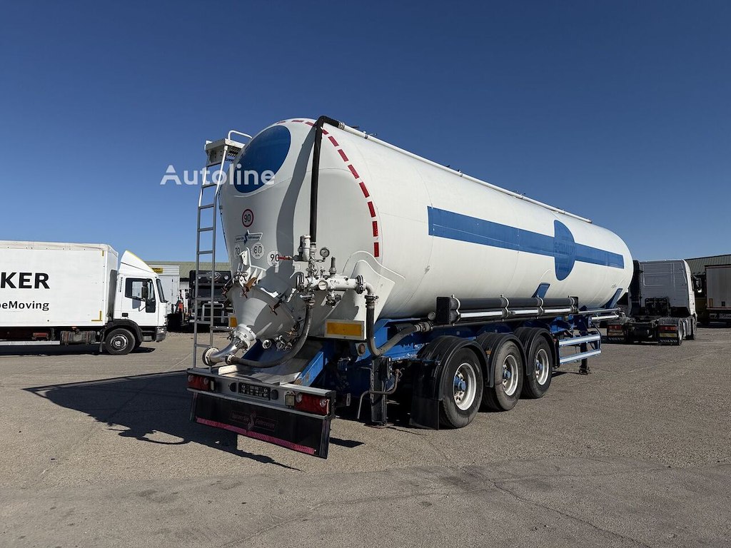 Spitzer SK2760 VIN 877 cisterna silos