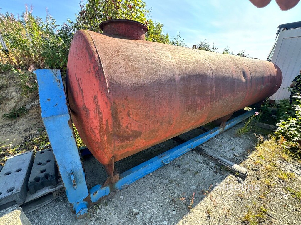Prodaje se Andre Ståltank vann på krokløft - lengde ca. 6,3 m - diameter ca rezervoar za vodu na aukciji