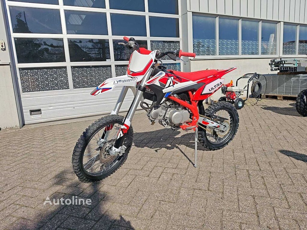 Prodaje se Apollo AGB35 motocikl na aukciji