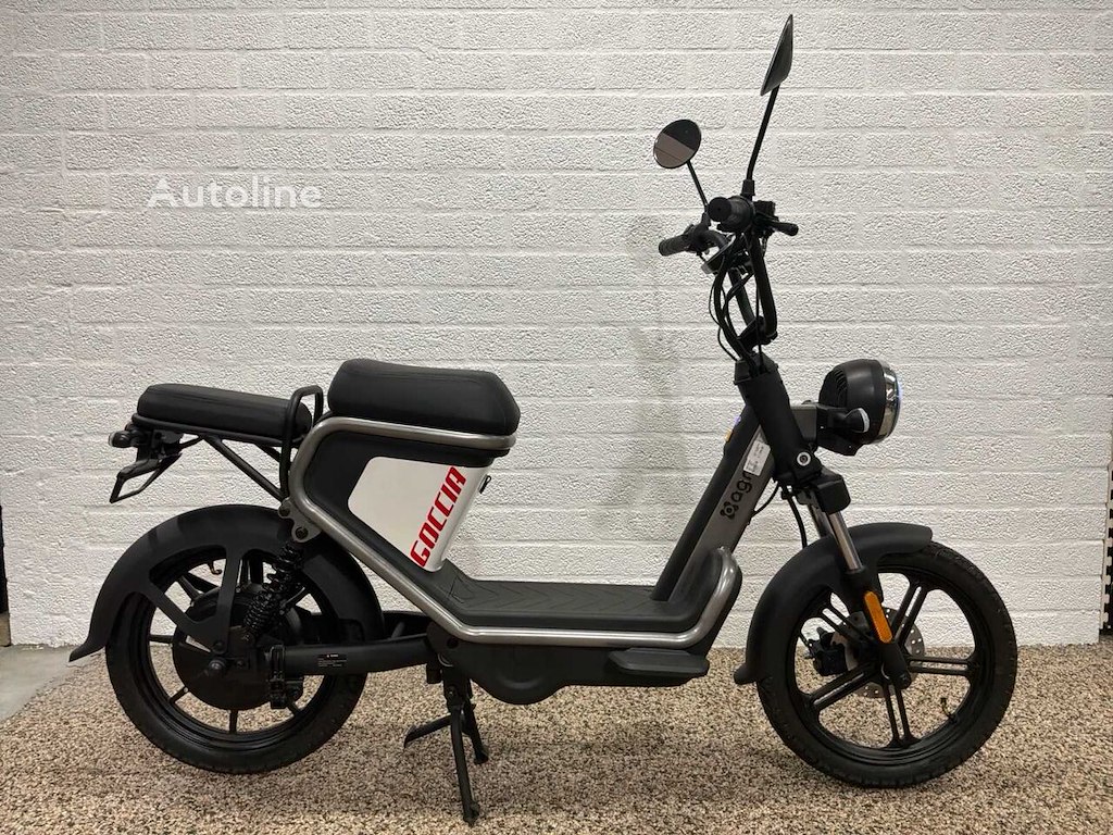 Prodaje se AGM Goccia moped na aukciji
